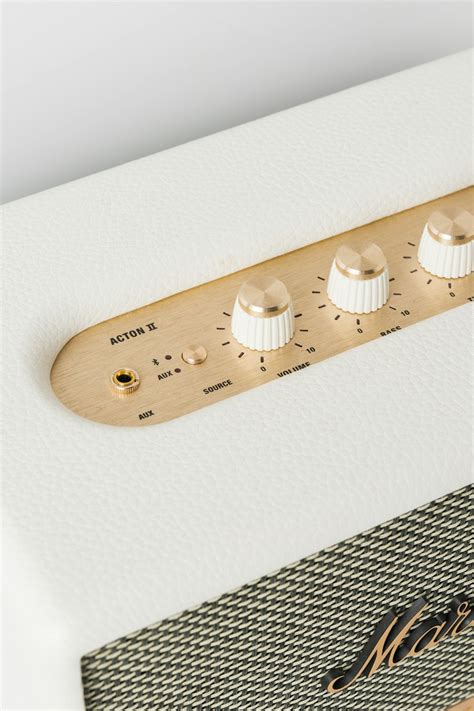 금속 손잡이가 달린 나무 물체 사진 Unsplash의 무료 갈색 이미지