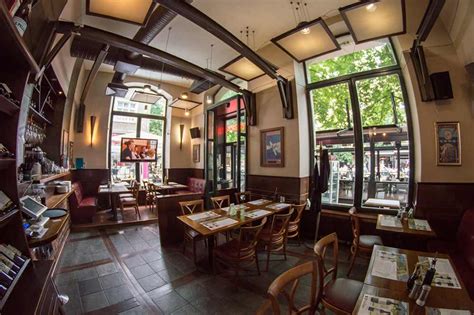 Twist Edit Открит е собственикът и телефонът е върнат 🥰 Забравен телефон на маса пред обекта