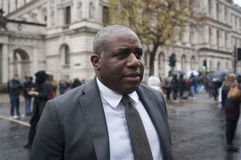 Η Βρετανία δε θα στείλει στρατιώτες στην Ουκρανία λέει ο Λάμι