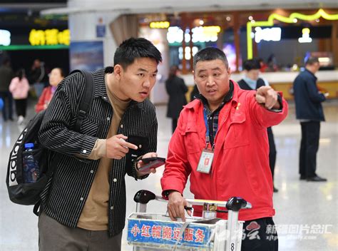 “双节”首日新疆铁路发送旅客2732万人次 再创历史新高 天山网 新疆新闻门户