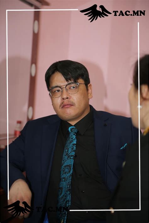 Бичсэн шүлэг бүрдээ өөрийгөө оршоодог О Цэнд Аюуш найрагч ТАС МН