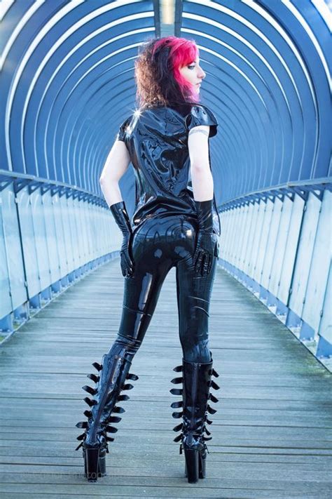 Latex Tunnel The Kinky Gerrie In A Glass Tunnel Above The Hi Way Pic