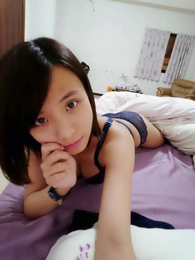 一早就穿這樣出門 走在路上享受被男人偷瞄的感覺 回 Tumbex