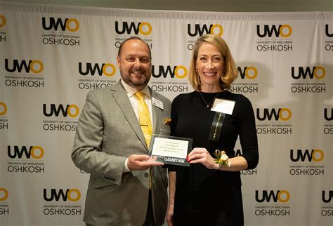 Chemistry Alumna Sarah Schettle Recognized As Outstanding Young Alumna