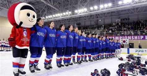 한국 여자 아이스하키 전승으로 세계선수권 첫 2부 승격