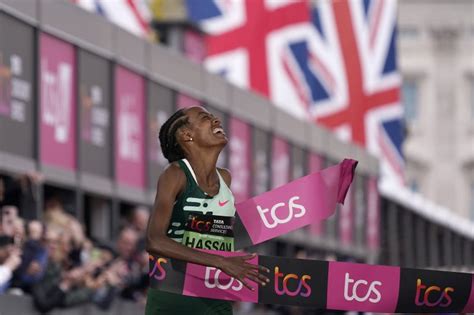 케냐의 신예 킵텀 23 런던마라톤 우승 역대 2위 기록 파이낸셜뉴스