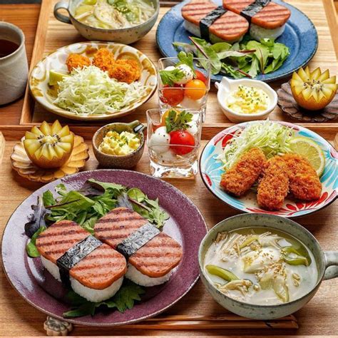 𝕙𝕚𝕥𝕠𝕞𝕚 On Instagram ＊ ・ ・ 先日のごはん スパムおにぎり 牡蠣フライ タルタルソース カプレーゼ 葱とえのき