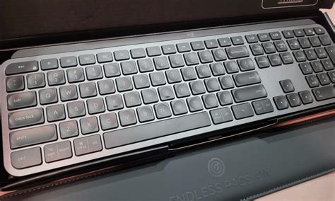 Logitech Mx Keys Windows W Wrist Pad Computers And Tech Parts