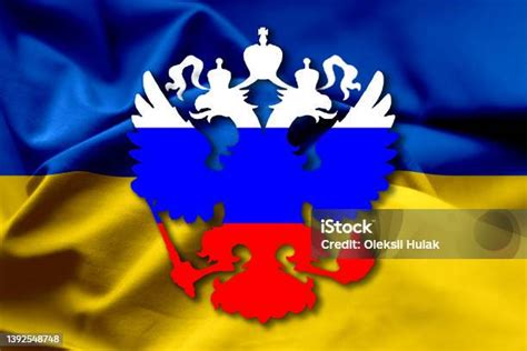 배경에 우크라이나어 국기 배상 첨가 침략 전쟁 갈등 전투 0명에 대한 스톡 사진 및 기타 이미지 0명 공동체 국기 Istock