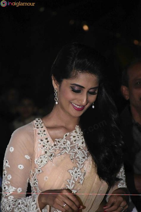 Shamili Actress Hd Photosimagespics And Stills 381865