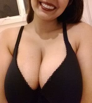 Big Tits Are The Best Tits Porn Pic