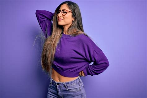 Belle Femme Faisant Un Geste Photo Gratuite