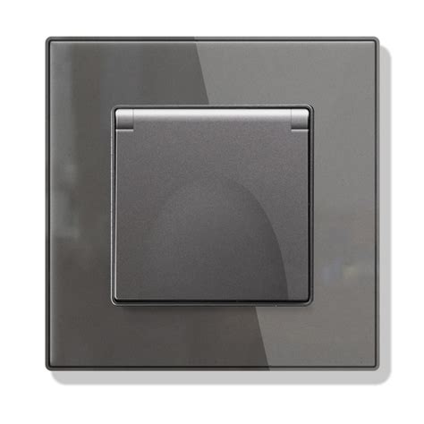 Характеристики Розетка C крышкой встраиваемая Tokenel электрическая с заземлением и защитными