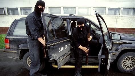 5 ключови ВЪПРОСА за дивите 1990 те в Русия Russia Beyond България