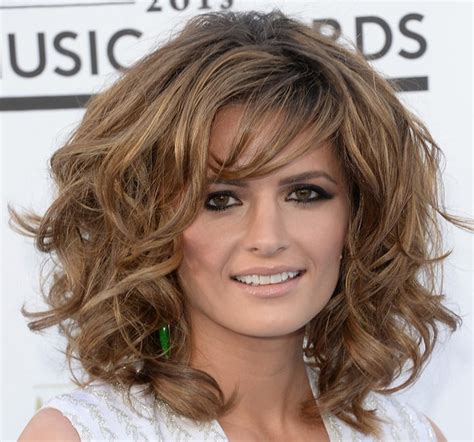 Stana Katic Medium Curls With Bangs With Images Hair Styles Big