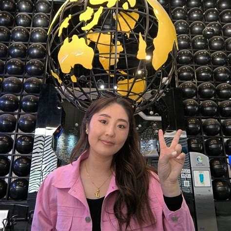 Өрхийн Эмнэлэг 💕🥰💕ЭРҮҮЛ ОРШИХУЙ ӨЭМТ ийн хамт олондоо болон Эрүүл мэндийн салбарын нийт