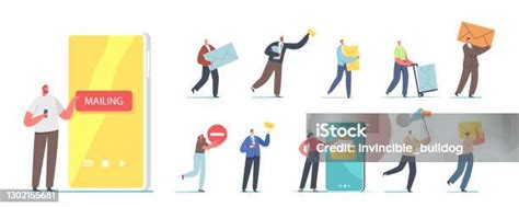 메일을 보내고 받는 사람들의 집합입니다 거대한 스마트 폰과 작은 남성과 여성 캐릭터 소포 상자와 우체부 전자메일에 대한 스톡