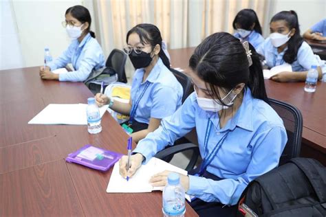 «ភាពចាំបាច់នៃការពិនិត្យផ្ទៃពោះ និងការសម្រាលកូននៅមូលដ្ឋានសុខាភិបាល សារព័ត៌មាន នគរវត្ត