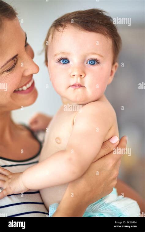 Brunette Mom Hi Res Stock Photography And Images Alamy
