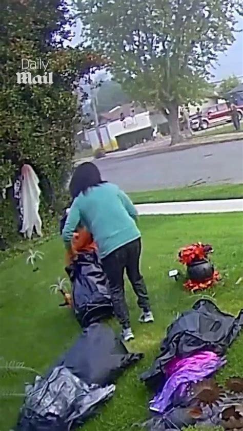 Conservative Twins Added A New Photo Conservative Twins