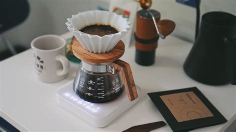 페코 의외로 우리집에서 쓰임이 가장 많은 커피도구는 일리의 소형 캡슐머신 Y33이다 목적과 역할에 충실하게 열일하는