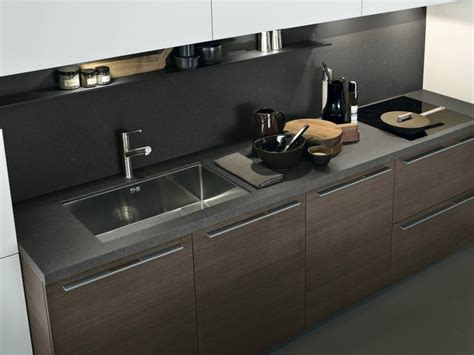 Lacquered Kitchen With Handles My Planet By Varenna By Poliform Poliform Kitchen Fittings
