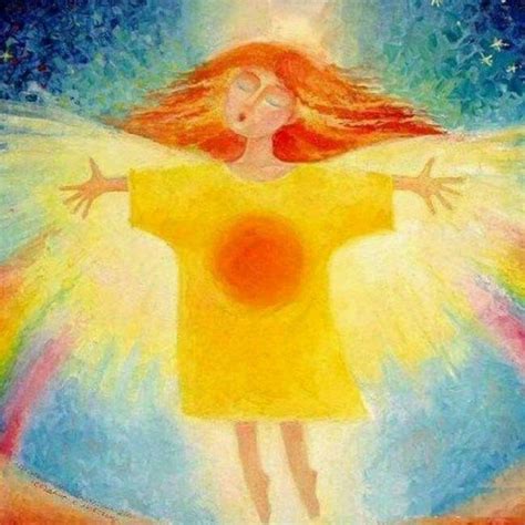 А Зевс у нас сегодня — настоящий зайчик 🐰🐾💛 Лежит как всегда пузиком кверху — в полном