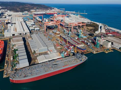 트럼프 美조선업 한국 도움∙협력 필요…호황기 조선업 날개까지 달았다