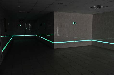 Фотолюминесцентные материалы противоскользящие материалы знаки безопасности НПФ ТАНА г