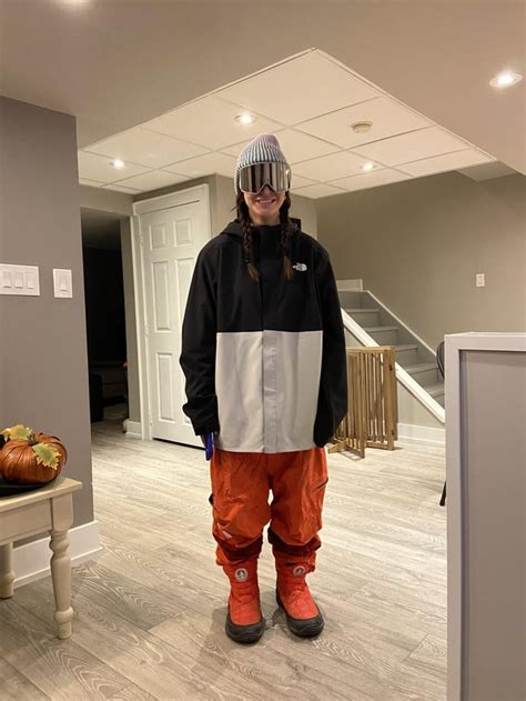 Does My Girlfriend Look Steezy R Skiing