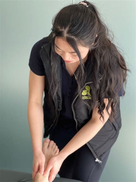 Understanding Ankle Syndesmosis Causes Symptoms And Treatment Option