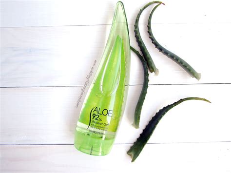 A piece of beauty: Гель для душа с 92% алоэ от Holika Holika