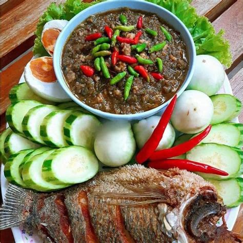 ရွှေညာမြေ ထောပတ်သီးတွေပေါနေပြီဆိုတော့ အိမ်မှာ အမျိုးစုံလုပ်စားလို့ရပြီနော် 😍 ထောပတ်သီးပင်ပ