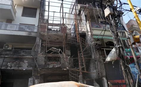 නැගෙනහිර දිල්ලියේ ගින්නකින් බිළිඳුන් 6 දෙනෙකු මිය යයි Lnw Sinhala