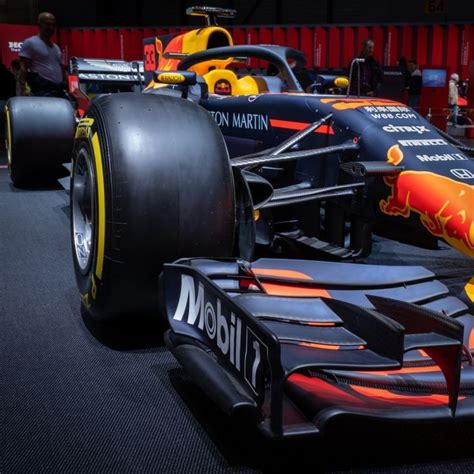 F1 Race Lap Timing Calculation