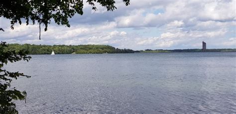 Meren Van De Eau Dheure Iets Met Een Skywalk En Een Rode Krokodil