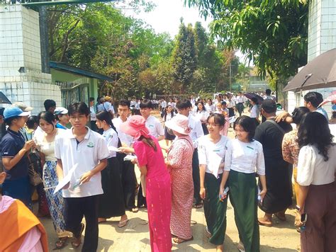 မင်္ဂလာဒုံမြို့နယ်တွင် ၇၉ နှစ်မြောက် တပ်မတော်နေ့ သတင်းစကားလက်ကမ်းစာစောင်များ အခမဲ့ဖြန့်ဝေ