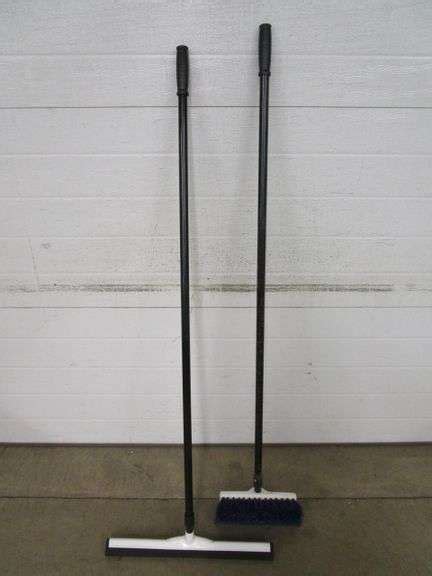 Ecolab 10 Deck Brush And Ecolab 20 Squeegee Oberman Auctions