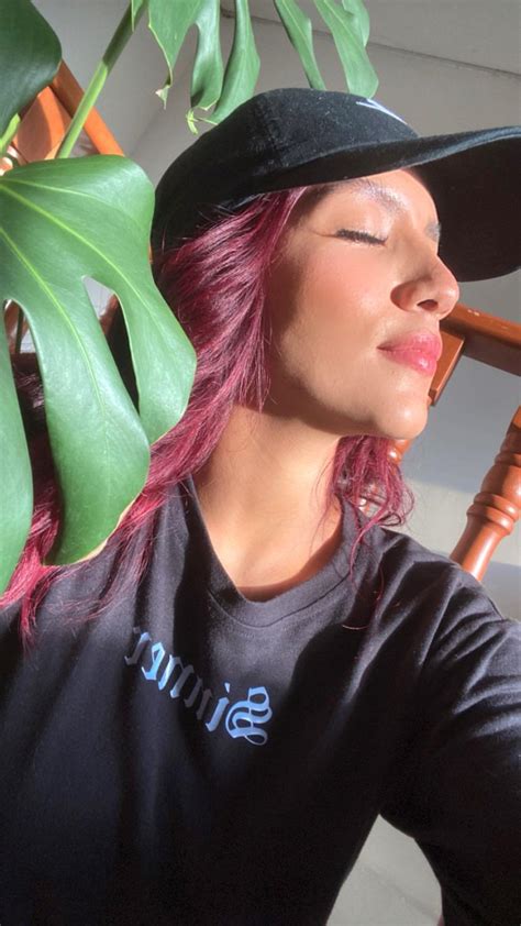 Trying To Take An Artistic Selfie R Redheadbeauties