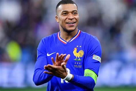 Kylian Mbappé X Nike Mercurial Tn Fv4553 500 Hypebeast
