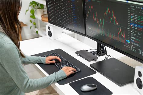 Unleash The Power Of Thunderbolt 4 And Displaylink With Satechis New Multi Display Docking Station