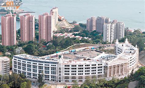國際學校學費 貴平差26倍 東方日報
