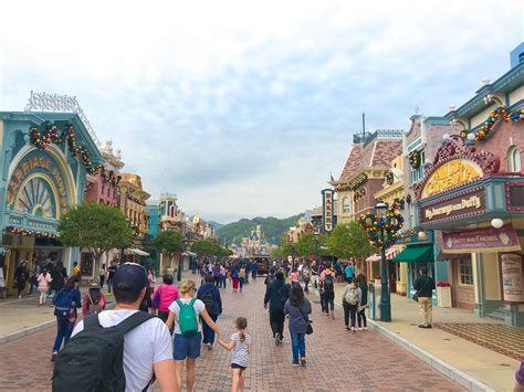 11 Things You Must See In Hong Kong Disneyland — The Sweetest Escapes
