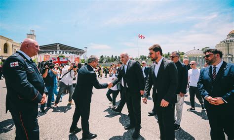 შინაგან შინაგან საქმეთა სამინისტრო ფოთში ცენტრალურ მოედანზე საქართველოს დამოუკიდებლობის