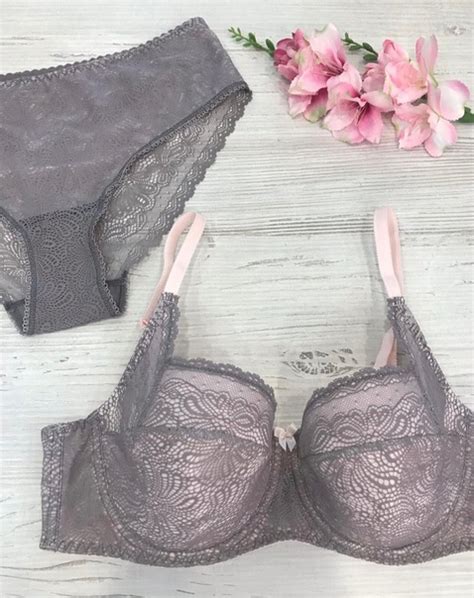 Бюстгальтер из эластичного кружева и эластичного полотна на каркасах Чашка на дубляже с