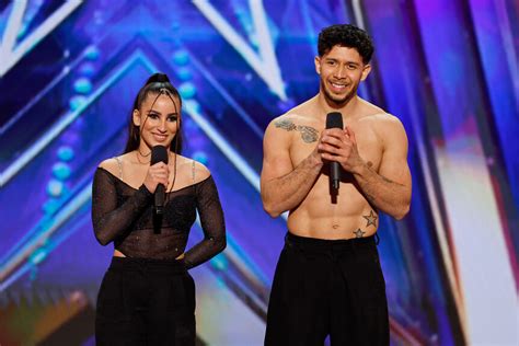 Agt Acrobat Couples Dangerous Act Makes Sofia Vergara Scream
