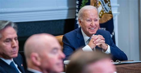Biden Celebra El Acuerdo De Pausa Humanitaria E Intercambio De