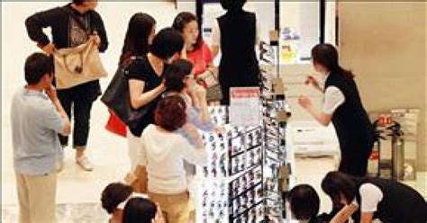 가벼워진 옷차림에 원포인트 패션소품 인기