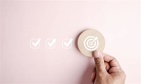 체크리스트 데이터 분석가는 품질 관리 품질 보증 및 개선을 통해 마케팅 계획 할당을 목표로 합니다 표준화 인증 규정 서비스 및 표준 준수 규칙에 대한 스톡 사진 및 기타