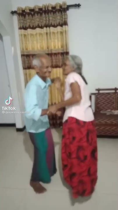 පිල්ලෑවෙ බෝධියට සුදු මල් දෙකක් පුදන්නම් බලන්න මේ ආත්තම්මගෙ සහ සීයගෙ ඒ සුපිරි නර්ථනය හැකියාව